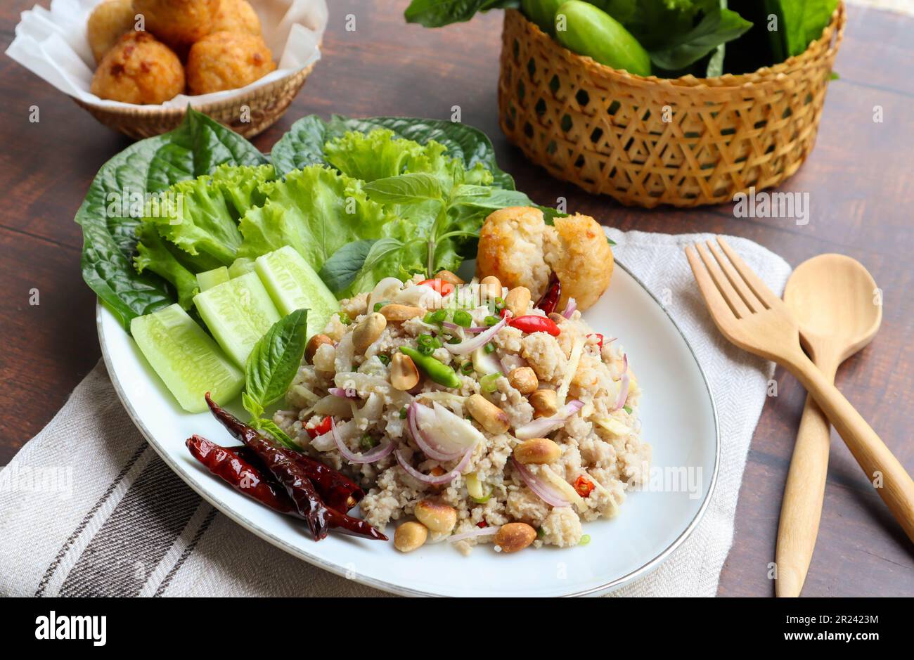 Yam naem khao tod hi-res stock photography and images - Alamy