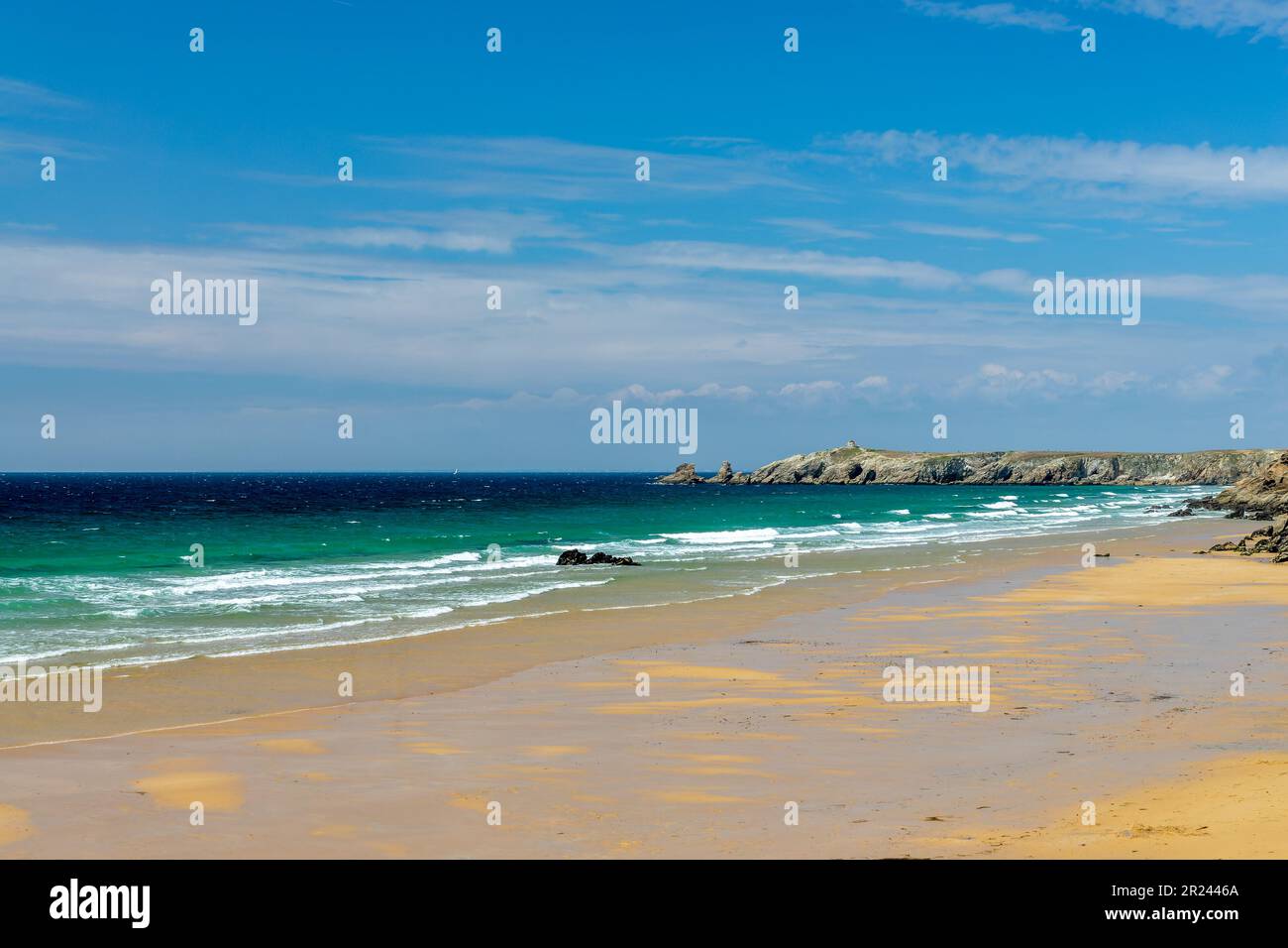 Beach on the West coast of Quiberon peninsula, Morbihan, Brittany ...