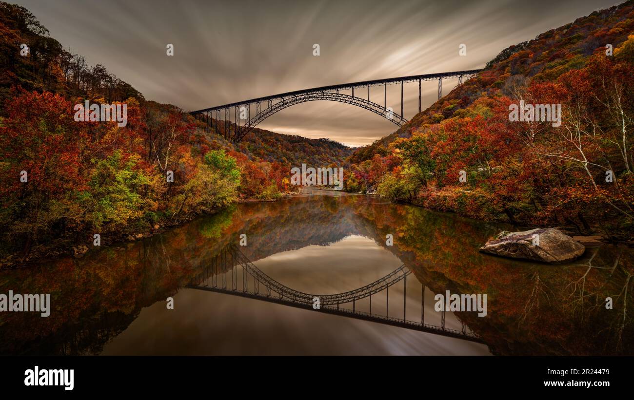 Large bridge over gorge hi-res stock photography and images - Alamy