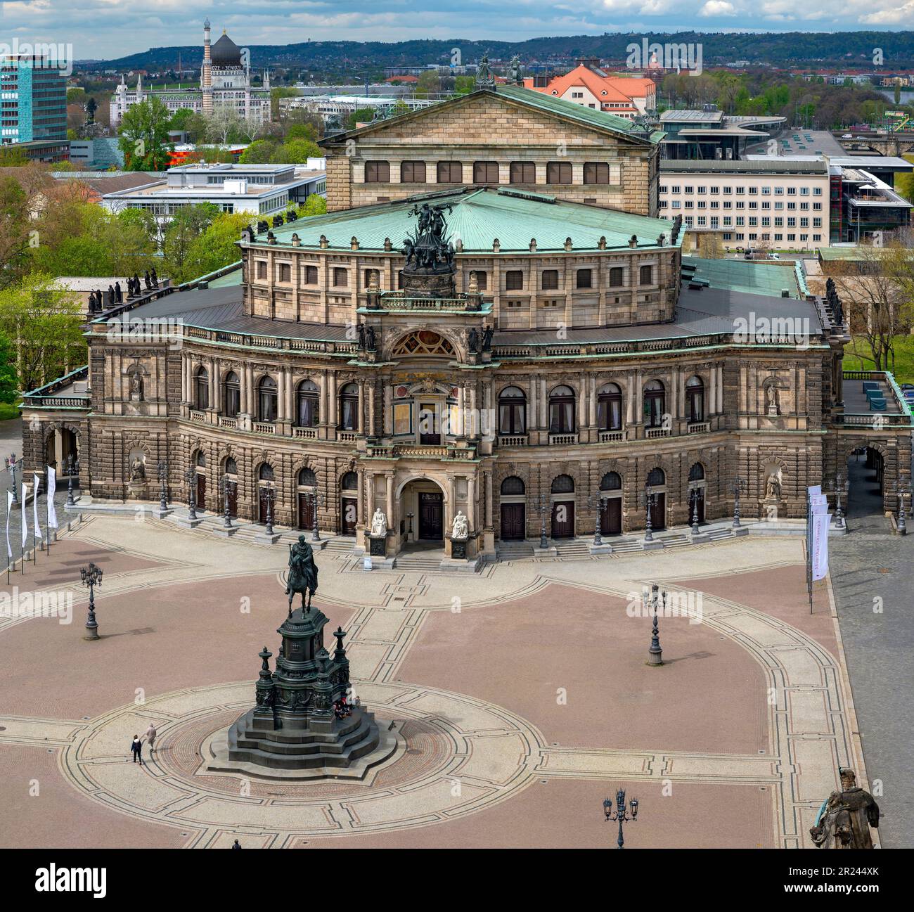 Monument opera square dresden hi-res stock photography and images - Alamy