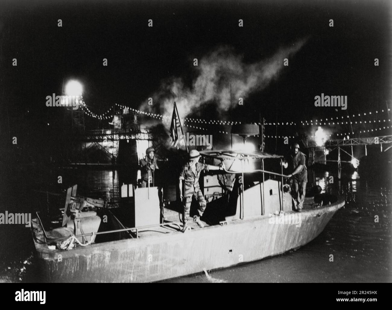 APOCALYPSE NOW (1979), directed by FRANCIS FORD COPPOLA. Credit ...