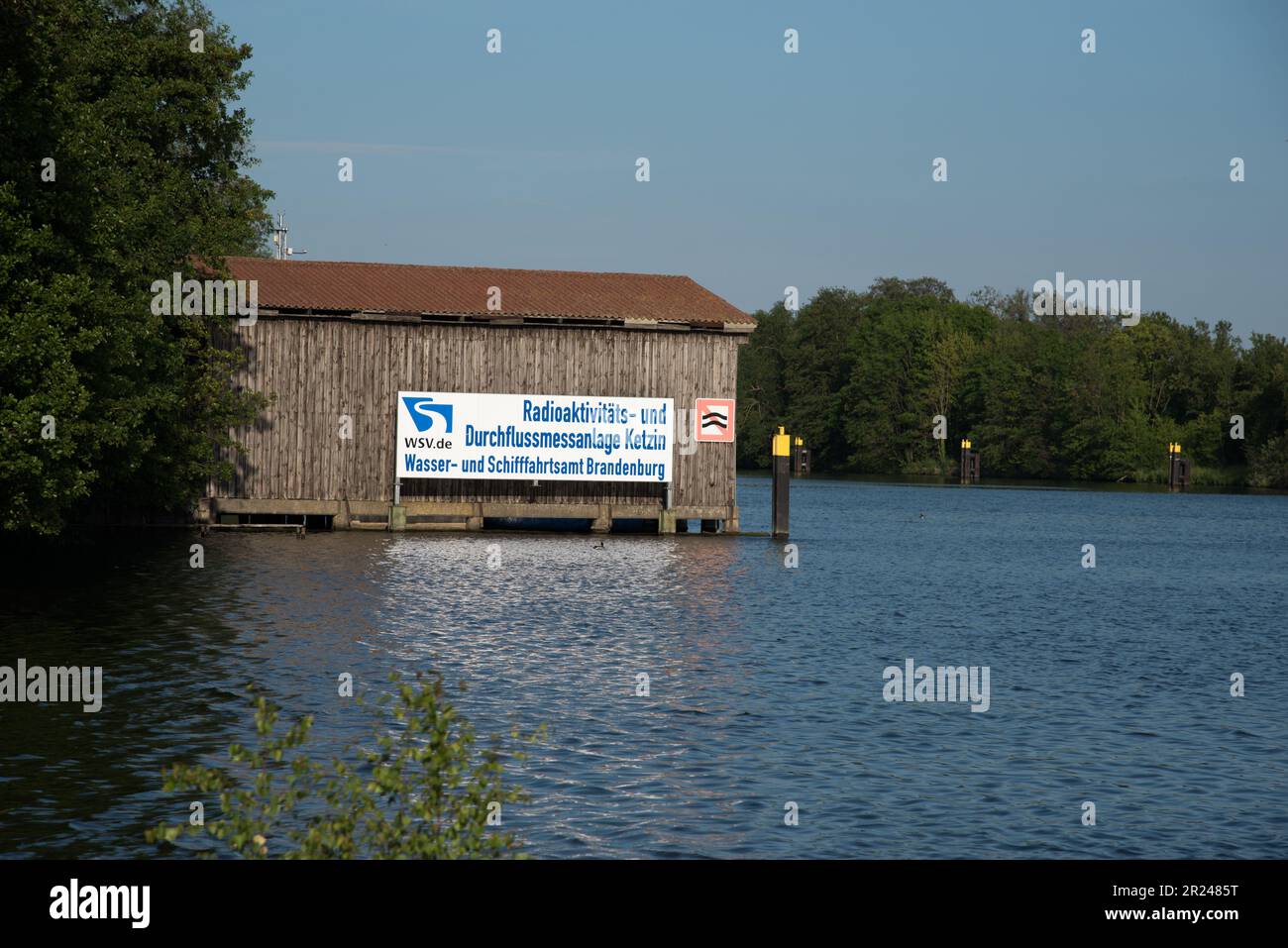 The radioactivity and flow measuring system of the Wasserstrassen- und ...