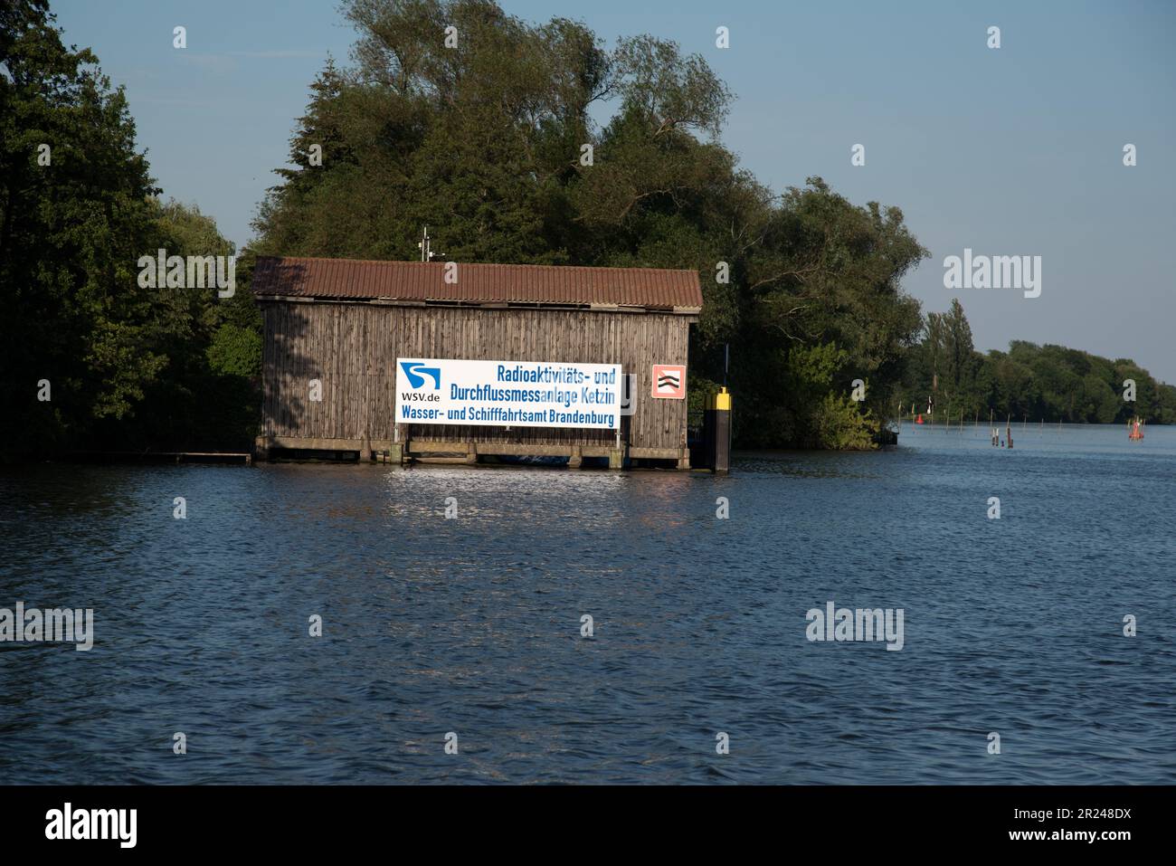 The radioactivity and flow measuring system of the Wasserstrassen- und ...