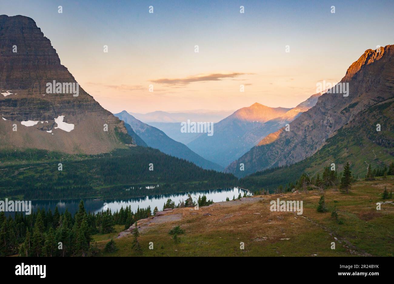 Hidden Lake Overlook, Glacier National Park in Montana Stock Photo - Alamy