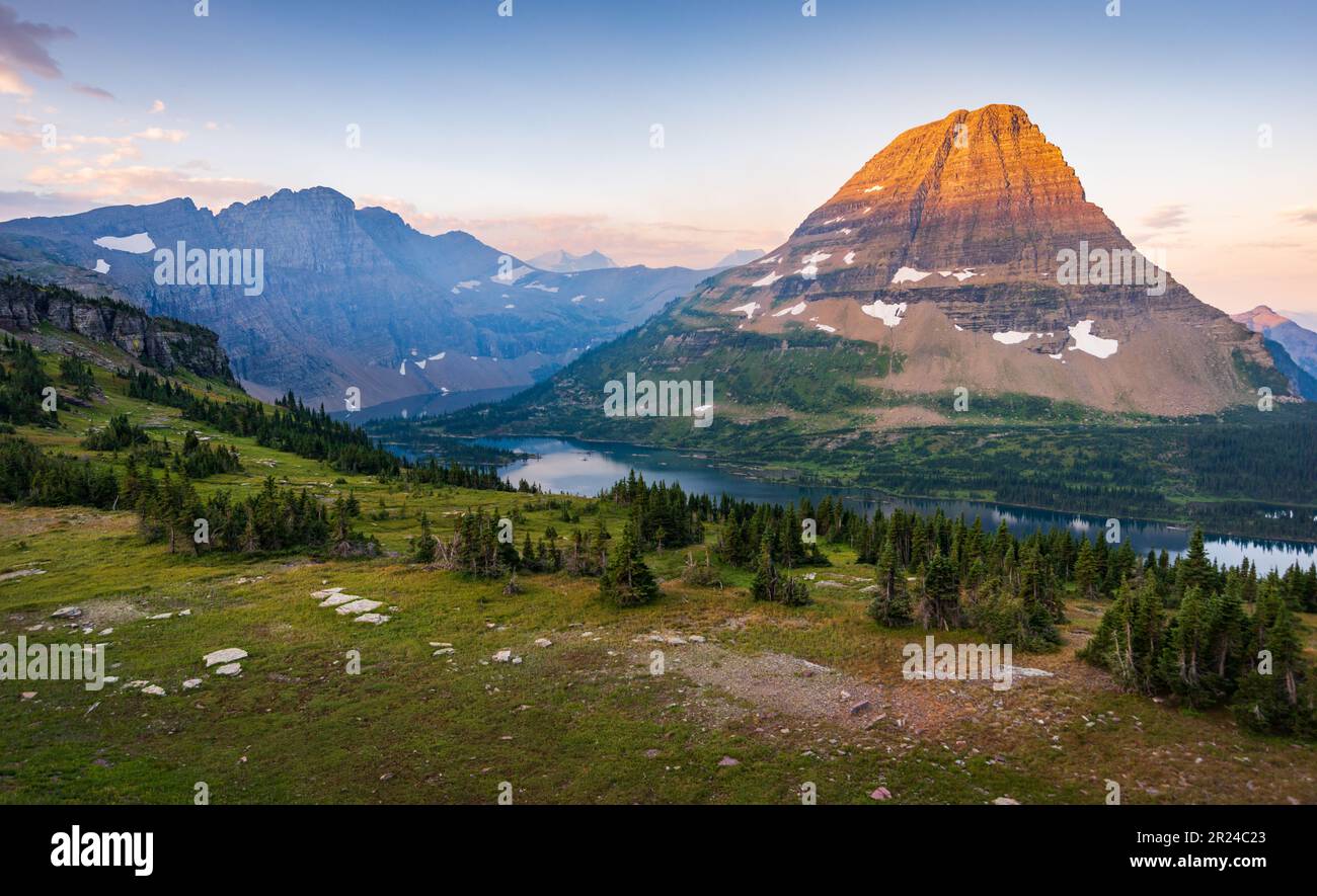 Hidden Lake Overlook, Glacier National Park in Montana Stock Photo - Alamy