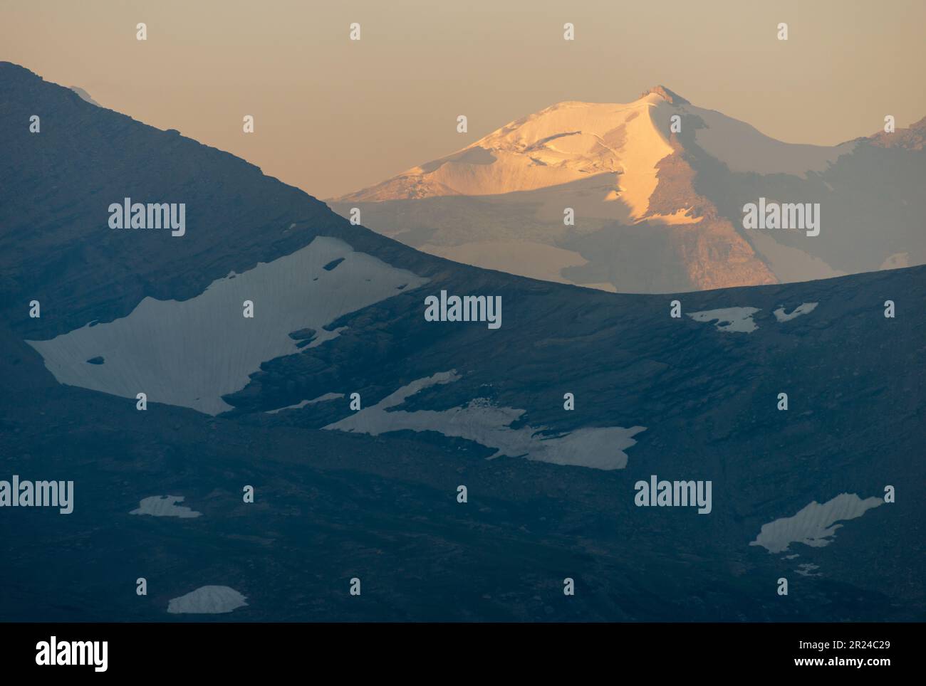 Hidden Lake Overlook, Glacier National Park in Montana Stock Photo - Alamy