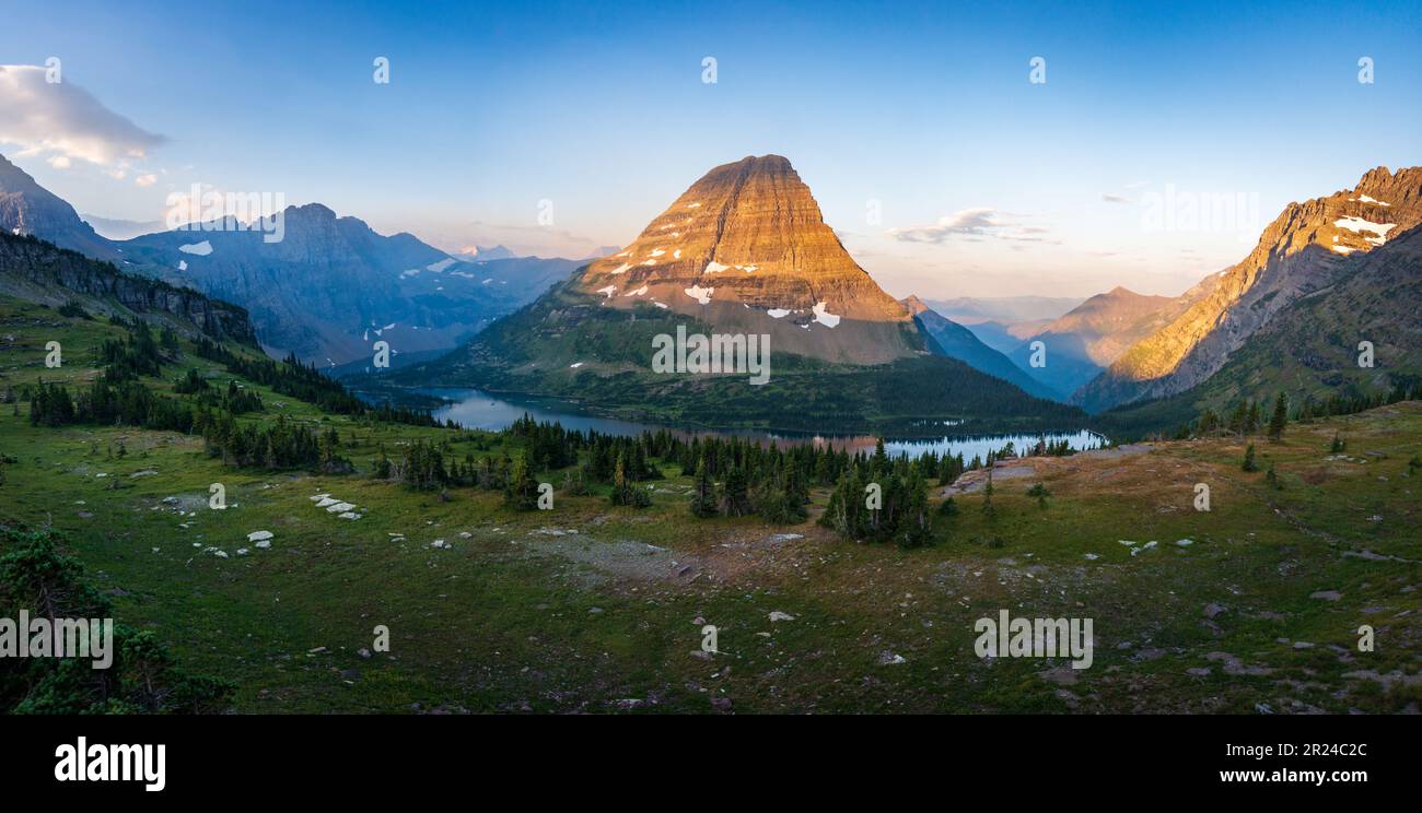 Hidden Lake Overlook, Glacier National Park in Montana Stock Photo - Alamy