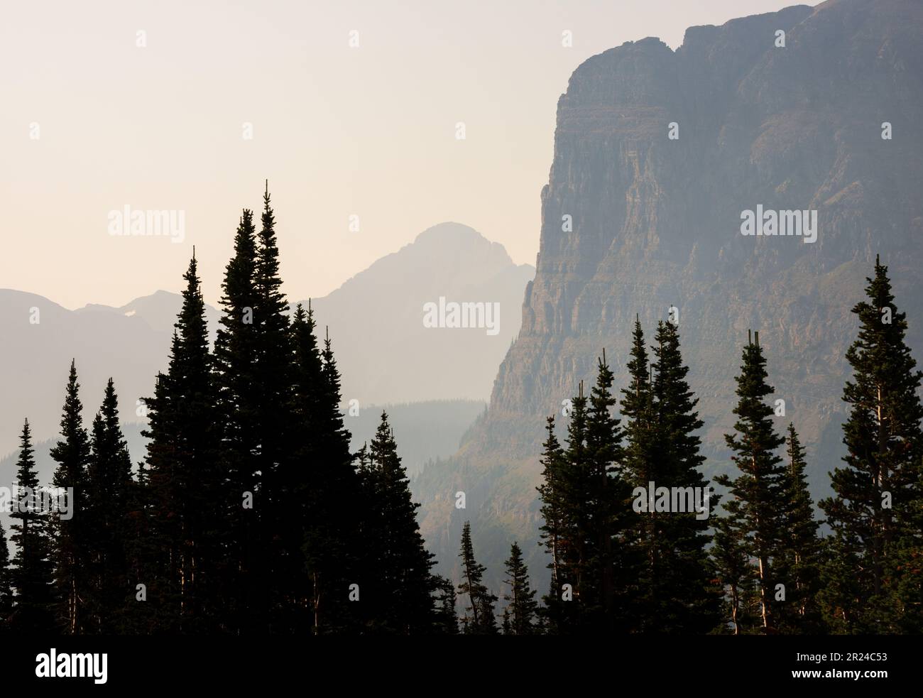 Roadside Overlook Along Road to the Sun in Glacier National Park ...