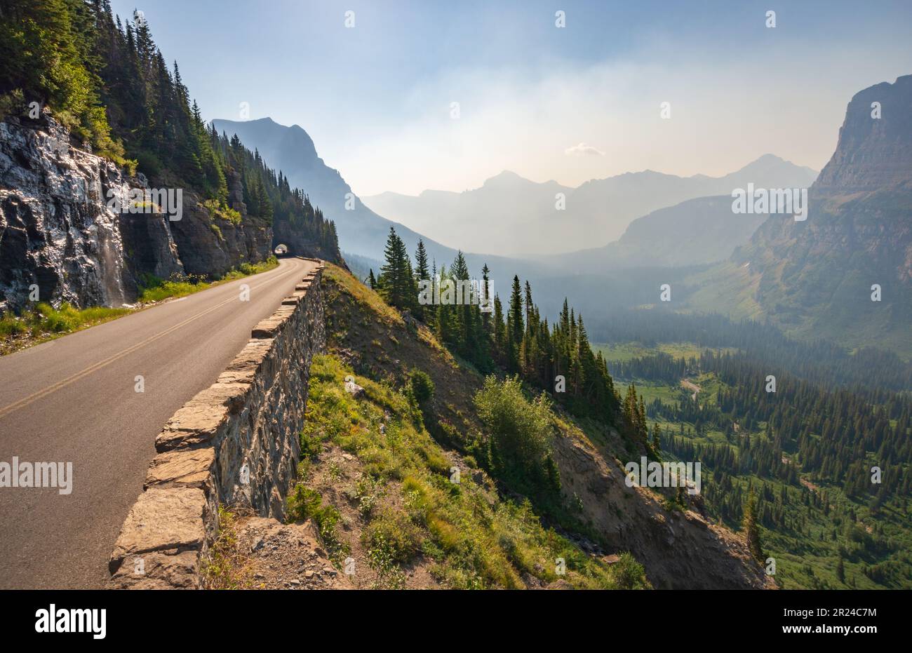 Roadside Overlook Along Road to the Sun in Glacier National Park ...