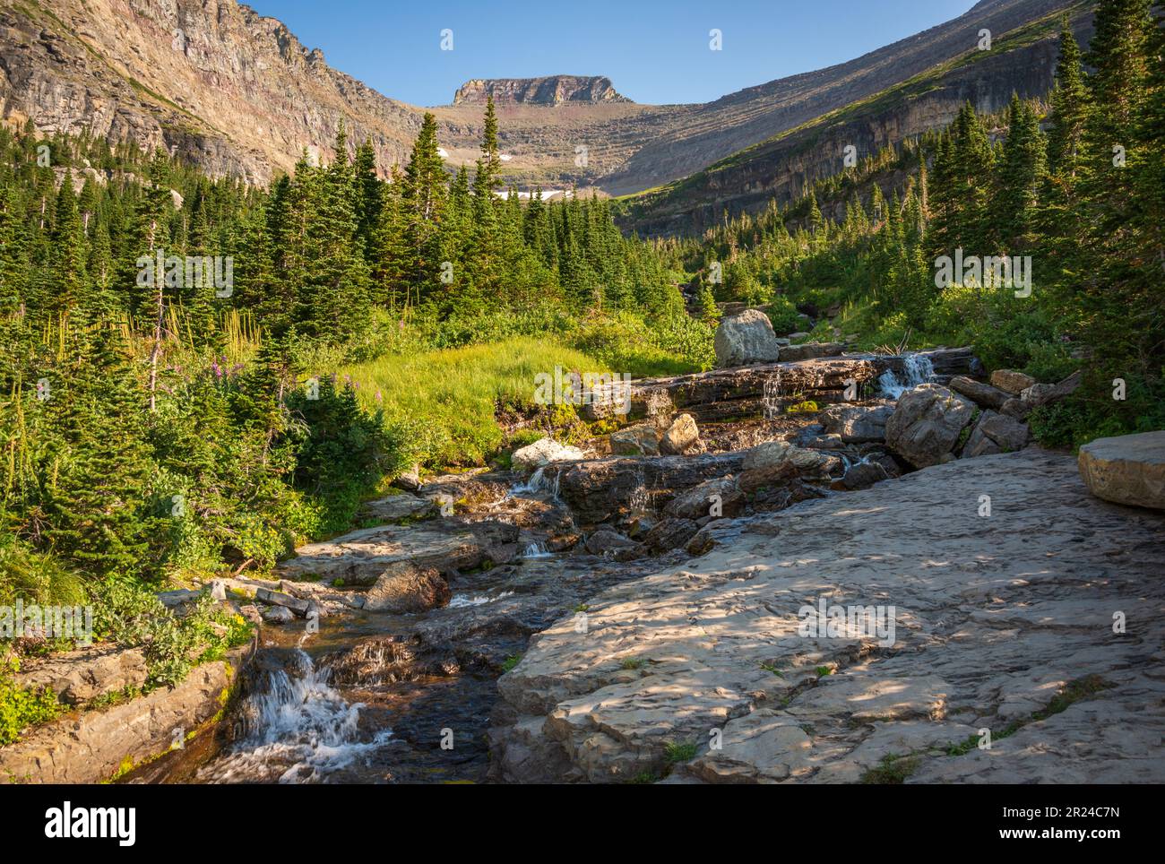 Roadside Overlook Along Road to the Sun in Glacier National Park ...