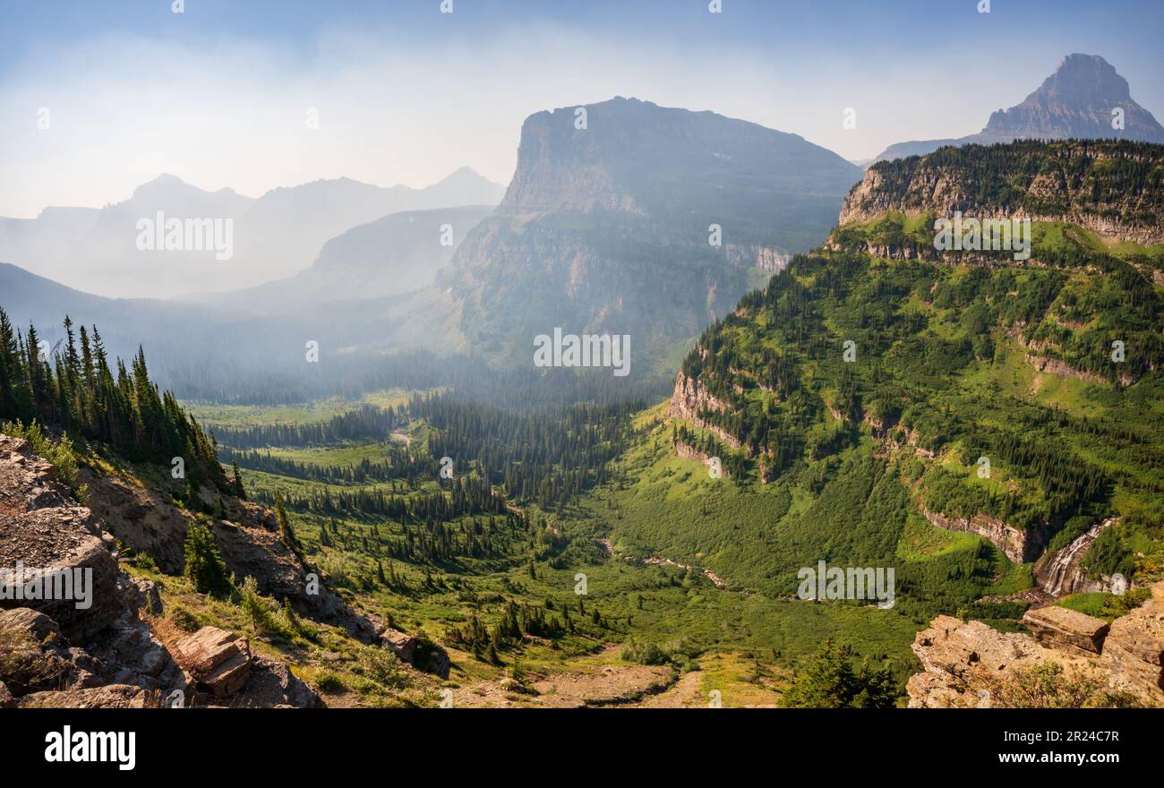 Roadside Overlook Along Road to the Sun in Glacier National Park ...
