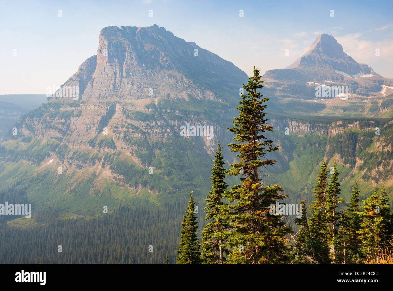 Roadside Overlook Along Road to the Sun in Glacier National Park ...