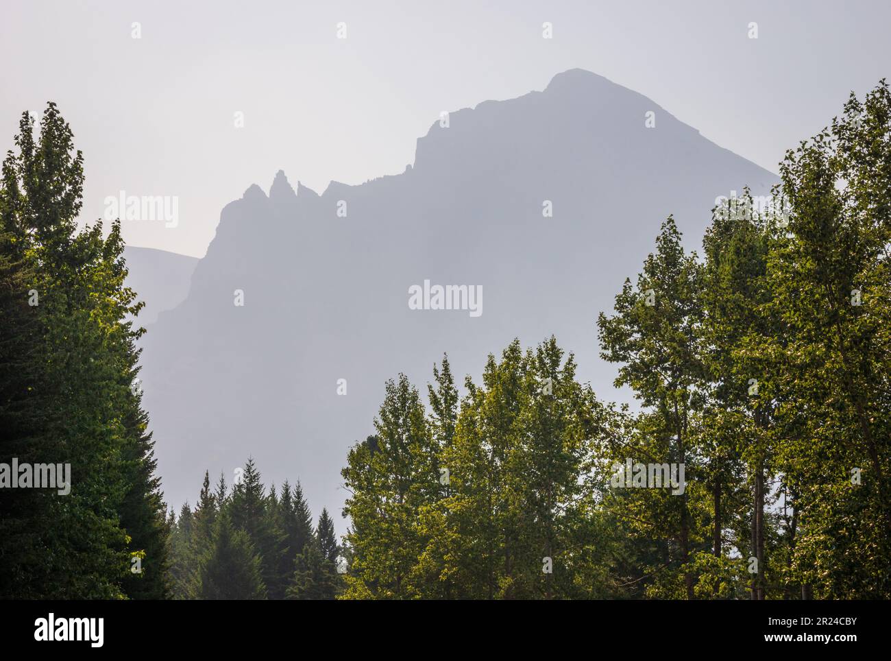 Roadside Overlook Along Road to the Sun in Glacier National Park ...