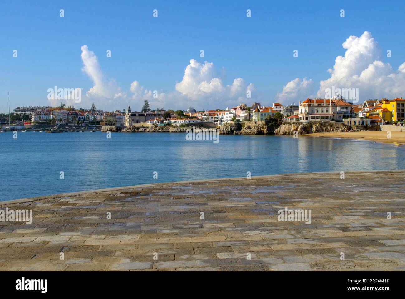 Cascais promenade hi-res stock photography and images - Alamy