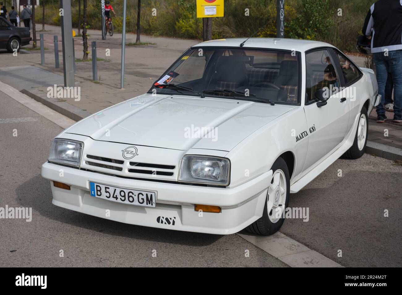 Front view of a classic white Opel Manta GSI B2 parked in the street Stock Photo - Alamy