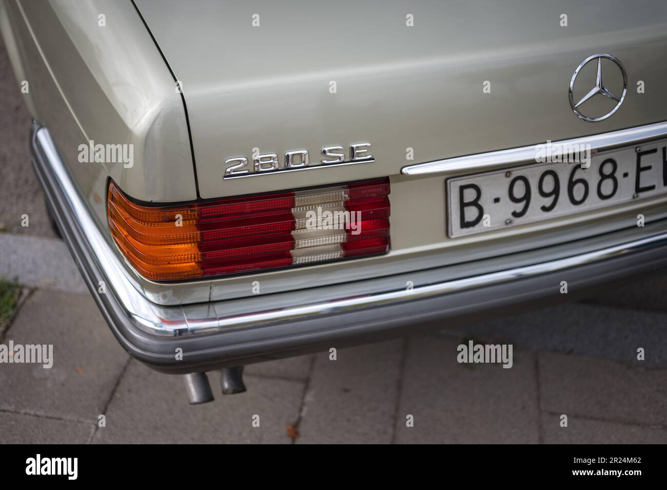 Rear detail of logo luxurious classic Mercedes Benz W126 280 SE Stock ...