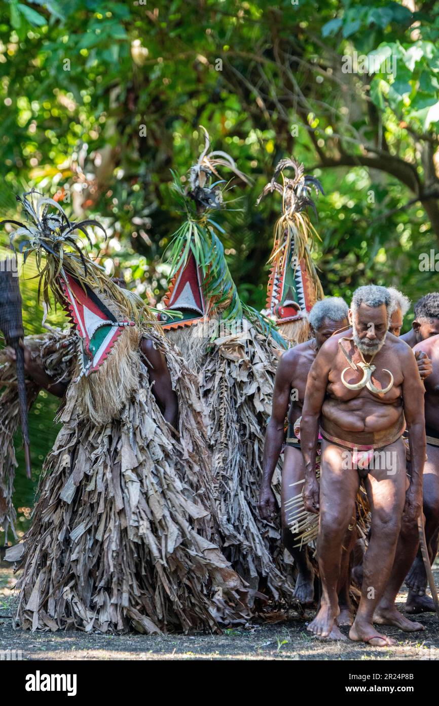 Melanesian dance melanesian dance hi-res stock photography and images ...