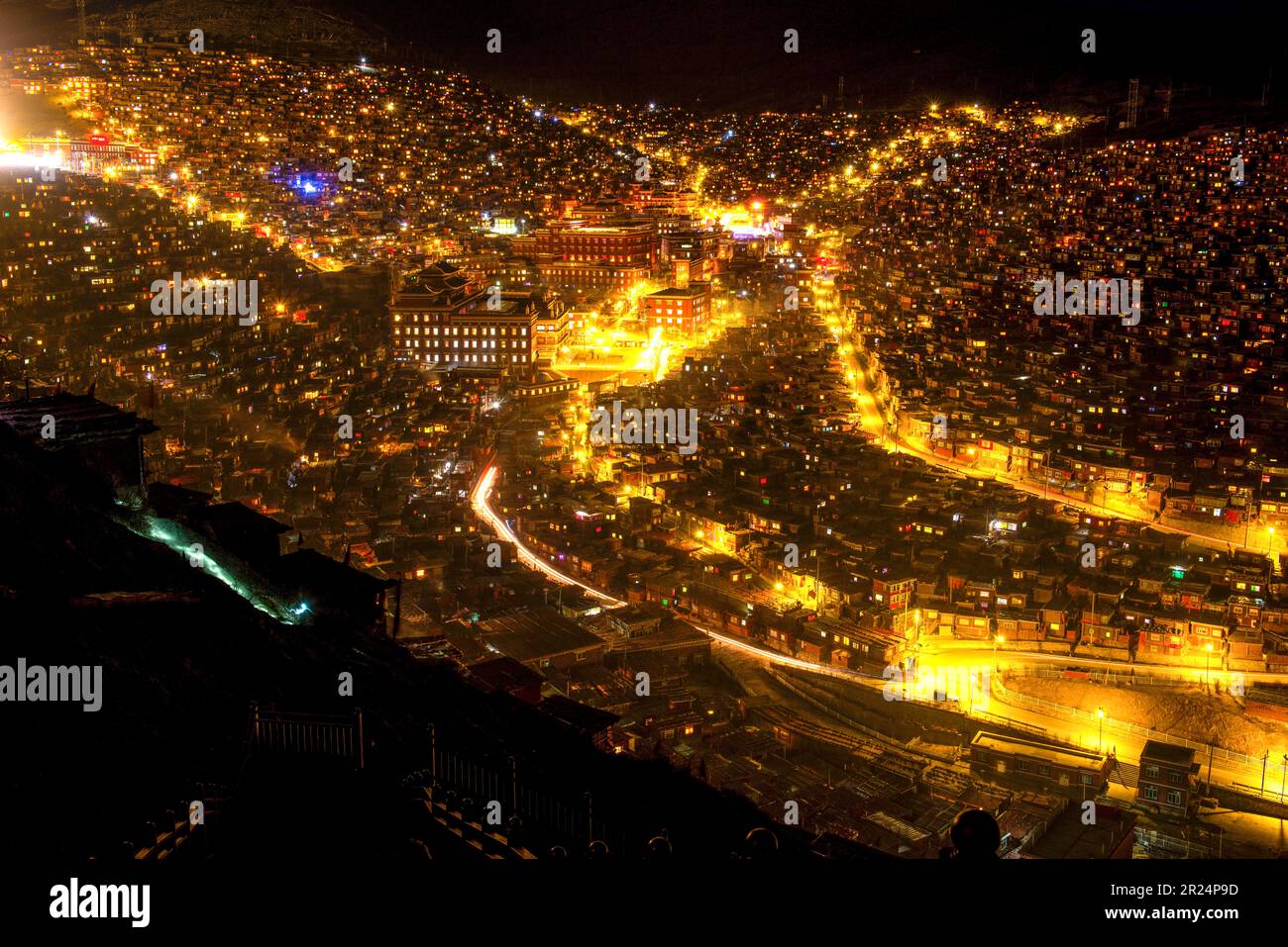 Overlooking the ancient city of Seda in the northeast of Garze Tibetan ...
