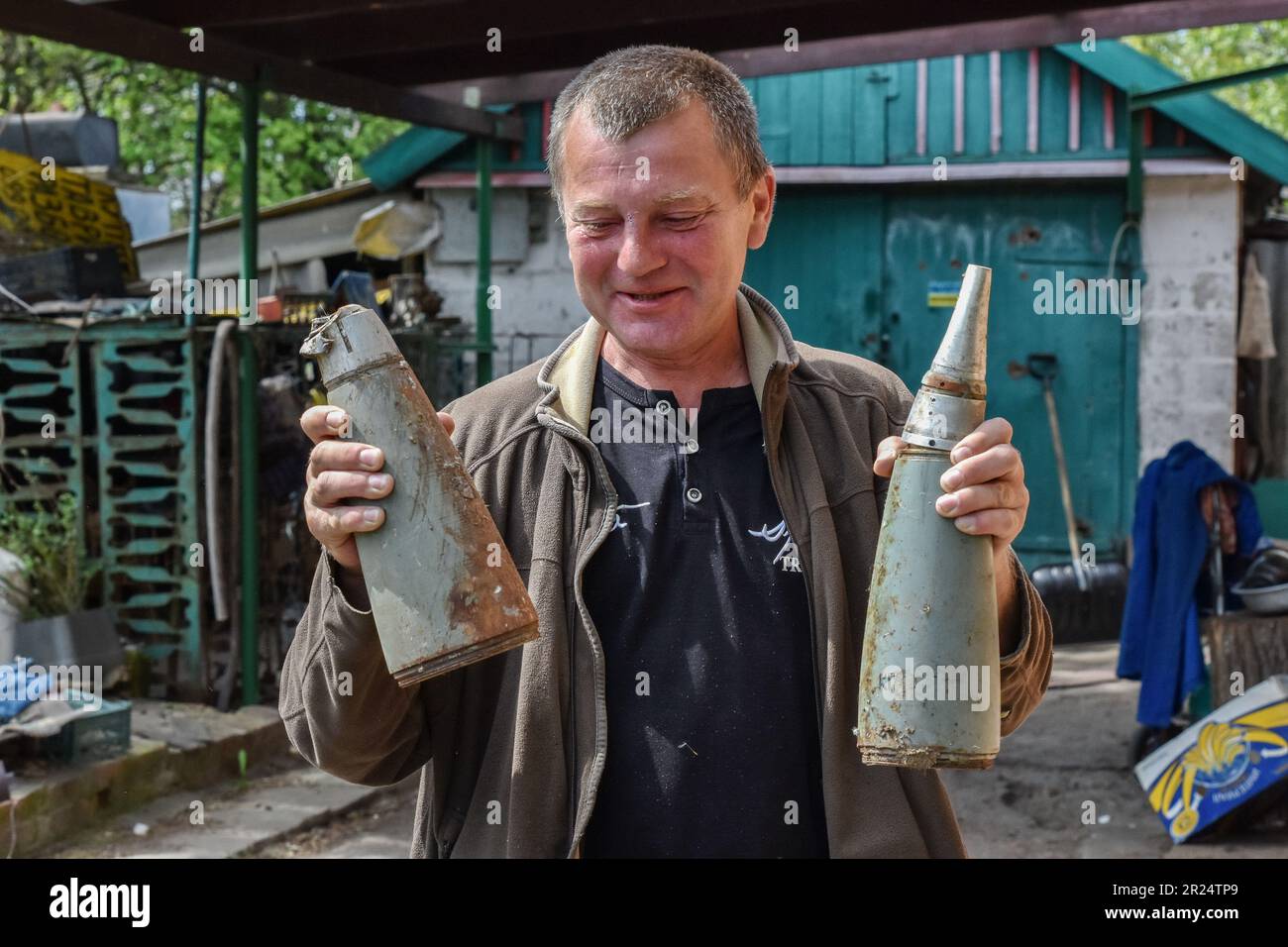 Russian artillery shells hi-res stock photography and images - Alamy