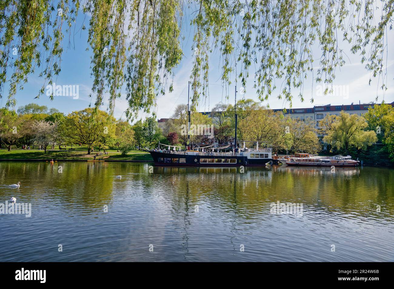 Von loon hi-res stock photography and images - Alamy