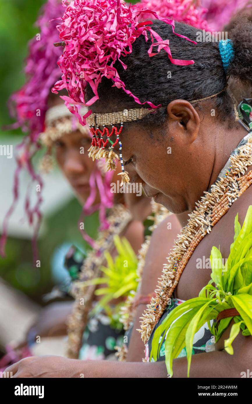 Traditional dancing solomon islands hi-res stock photography and images ...