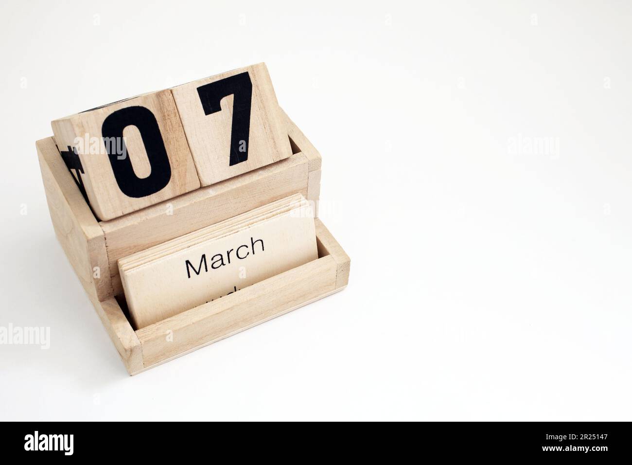 Perpetual wood calendar hi-res stock photography and images - Alamy