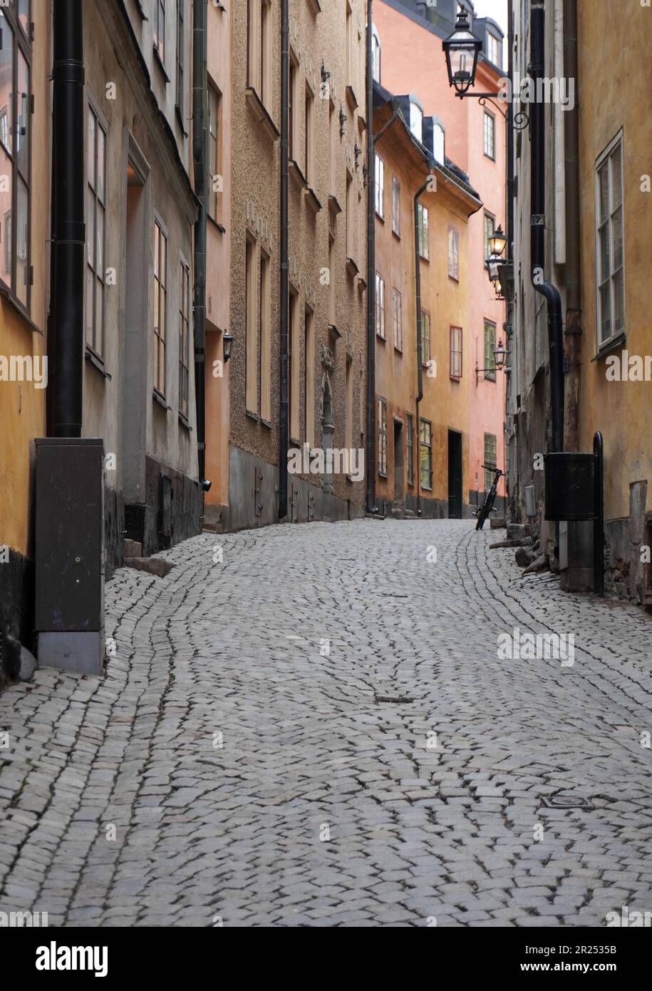 Empty narrow alley amidst buildings town hi-res stock photography and ...