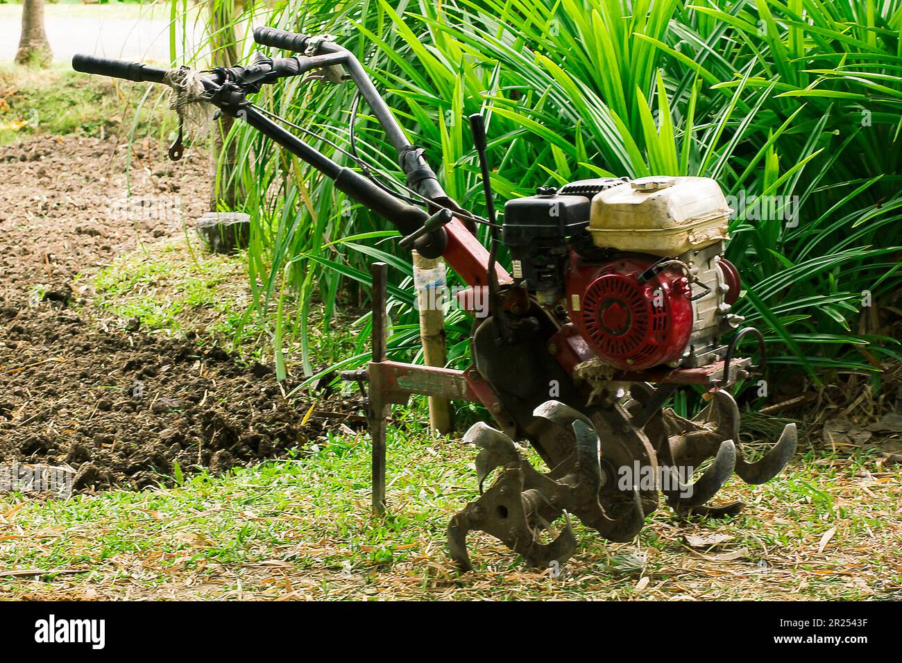 Modern farmers hi-res stock photography and images - Alamy