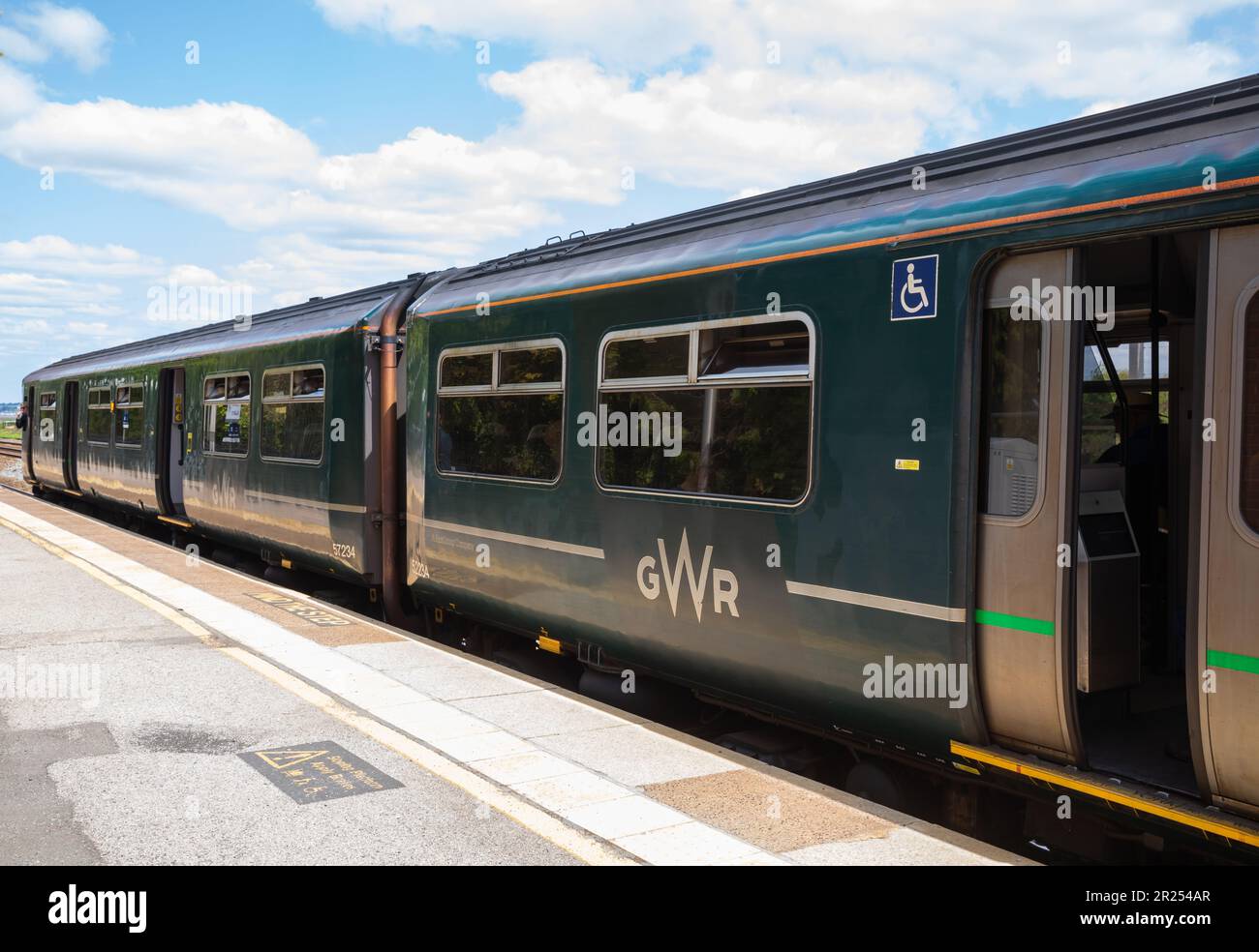 GWR local train in Dawlish Warren, Devon, Uk Stock Photo - Alamy