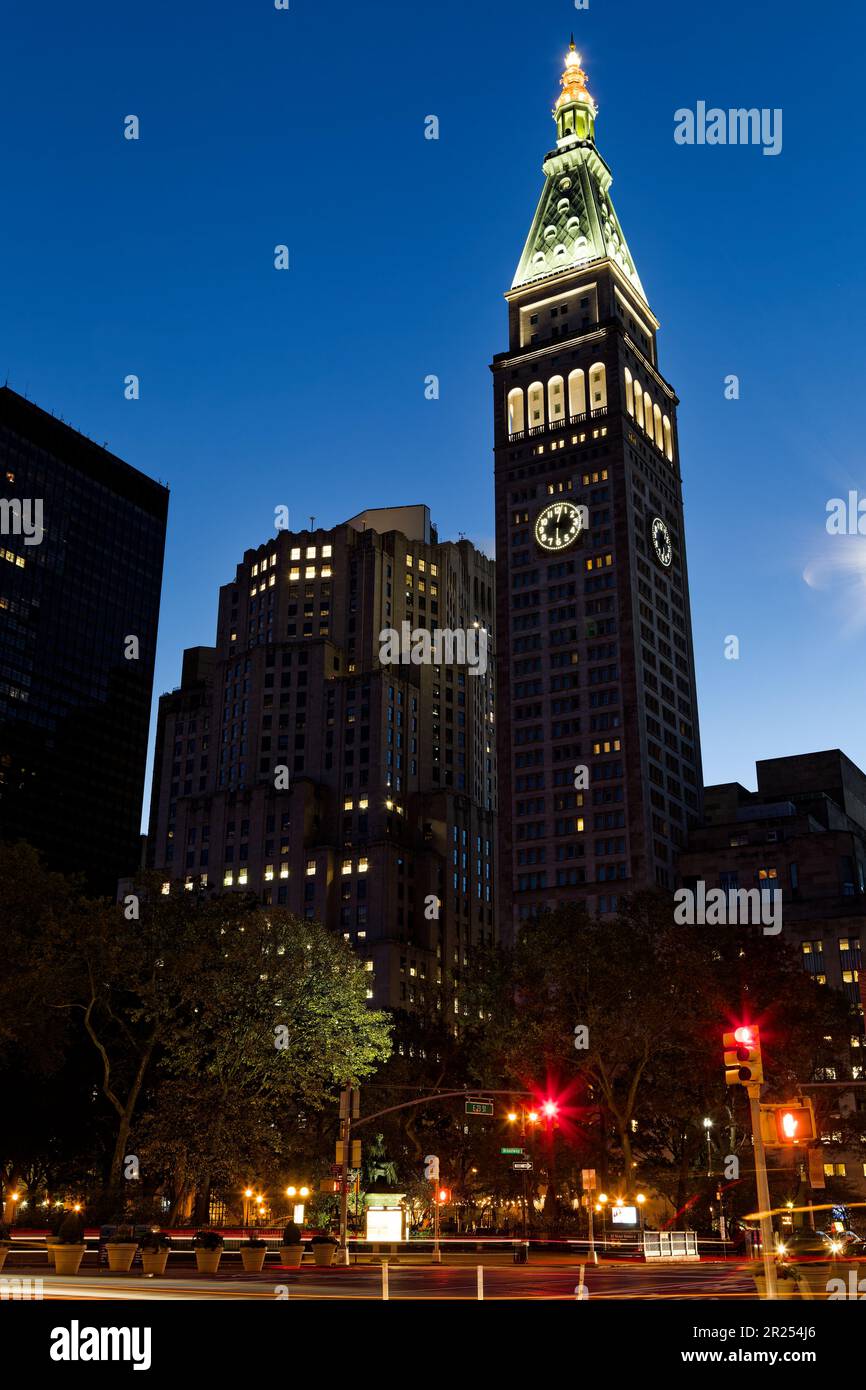 Metropolitan Life Insurance Company Tower and the companion North ...