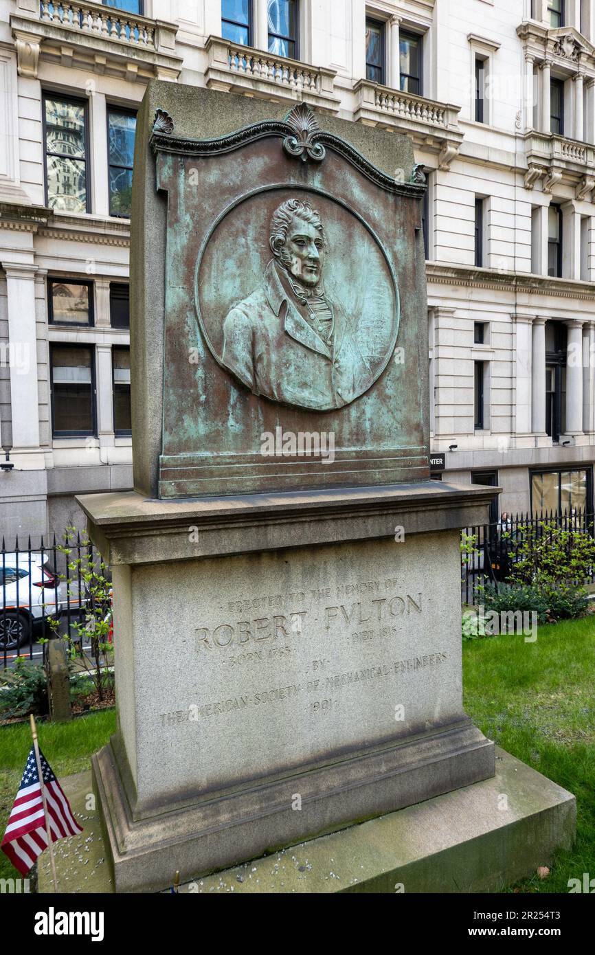 Robert Fulton Tombstone in Trinity Church Cemetery, New York City, USA ...