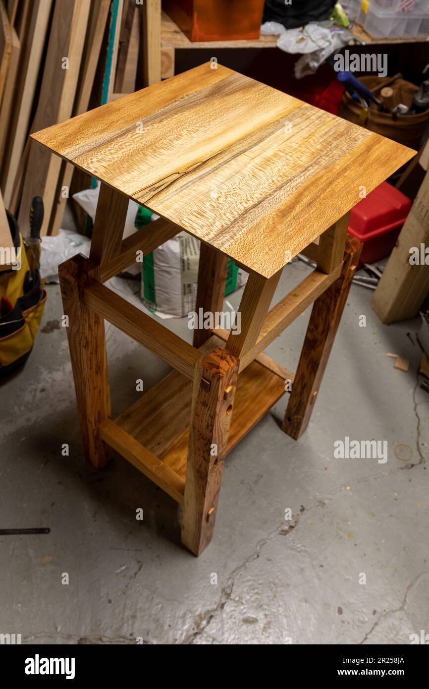 Sycamore wood end table top hi-res stock photography and images - Alamy