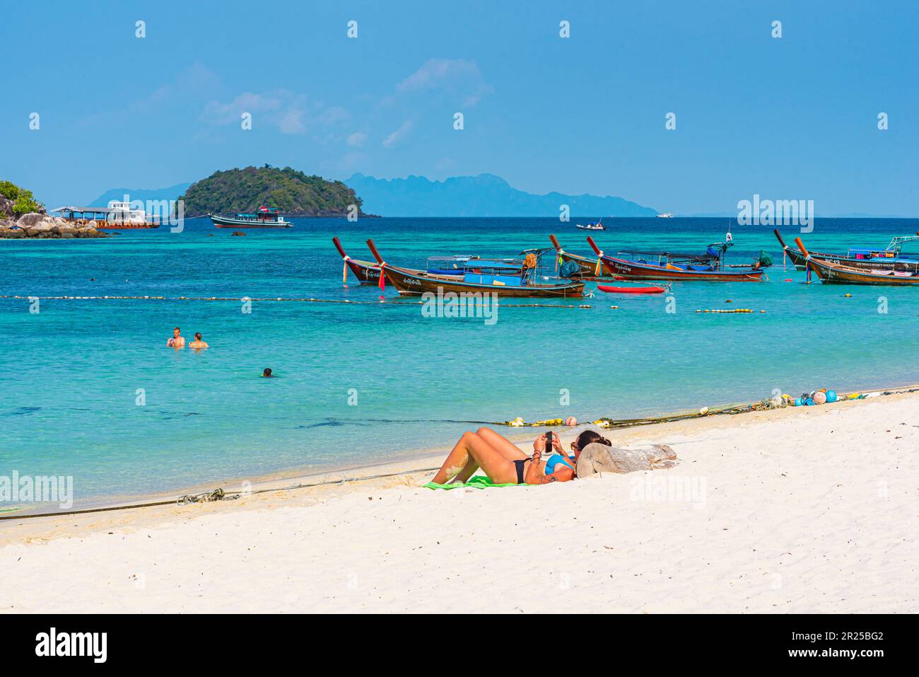 Koh lipe beach hi-res stock photography and images - Alamy