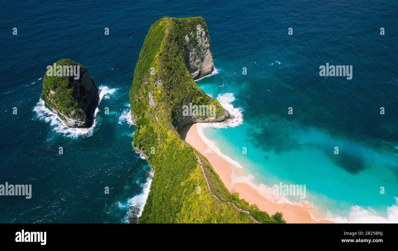 Pristine sandy Kelingking Beach on Nusa Penida island Bali. Turquoise ...
