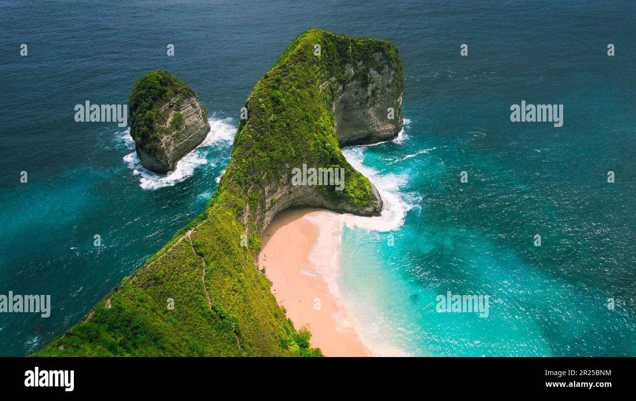 Pristine sandy Kelingking Beach on Nusa Penida island Bali. Turquoise ...