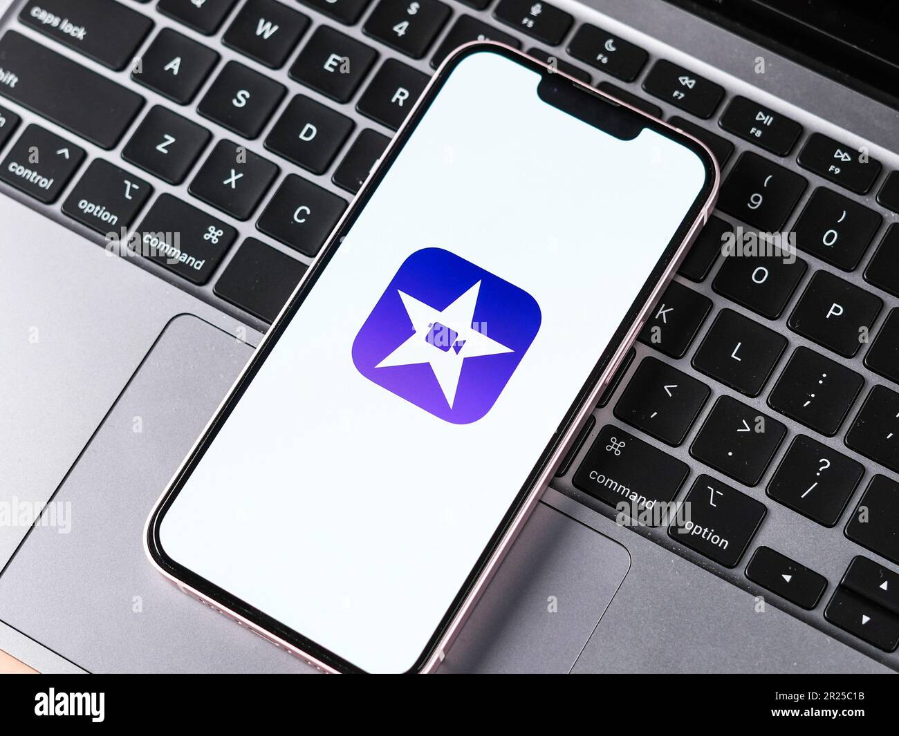 Imovie symbol hi-res stock photography and images - Alamy