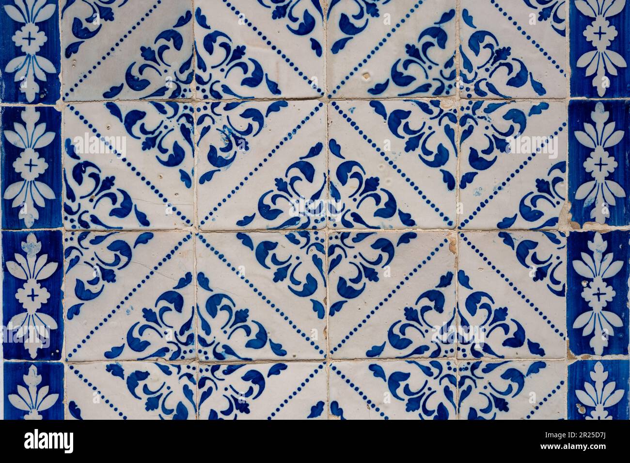 traditional portuguese tiles Stock Photo - Alamy