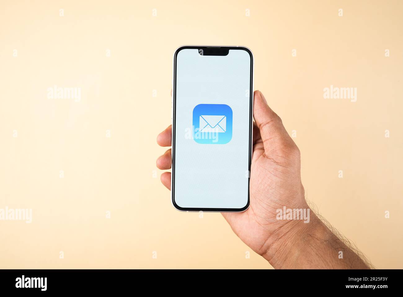 Mail ios logo hi-res stock photography and images - Alamy