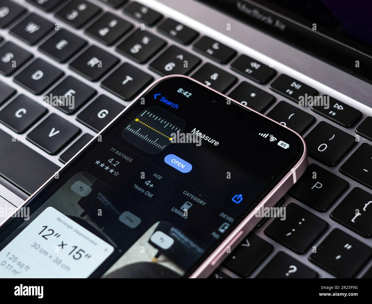 Automatically detect the dimensions hi-res stock photography and images ...