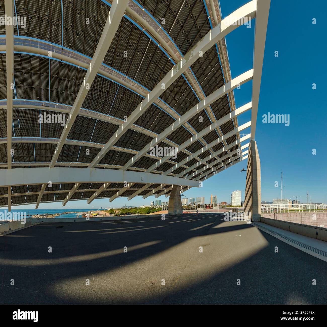 solar panels at the Parc del Fòrum *** Local Caption *** Barcelona ...