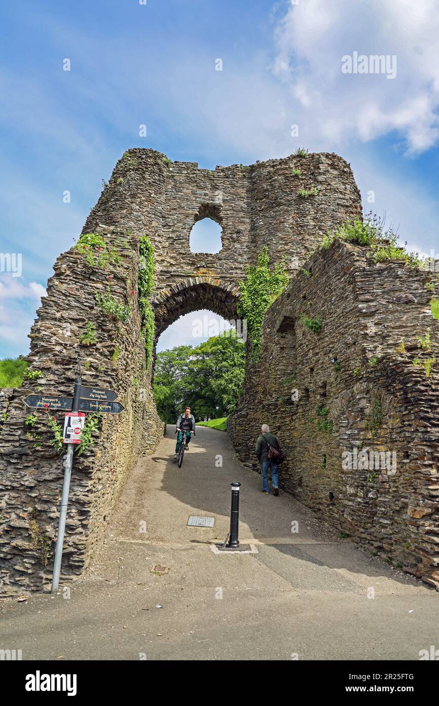 Castle Gate at Launceston on the Western Road. Entrance to the keep and ...