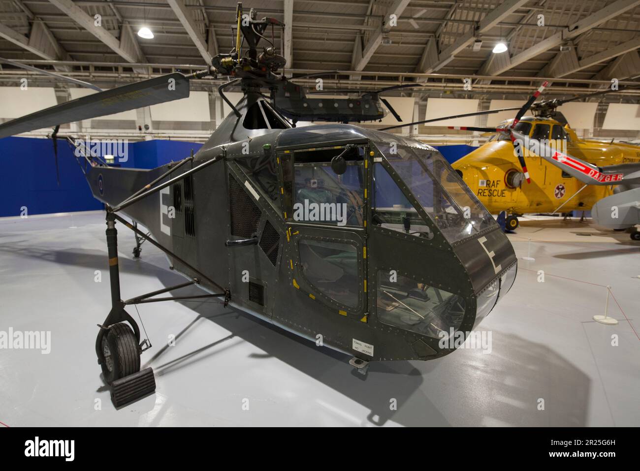 Sikorsky R-4B Hoverfly with a Westland Whirlwind in the background ...
