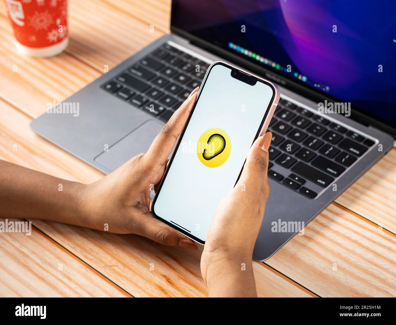 Active noise cancellation logo hi-res stock photography and images - Alamy