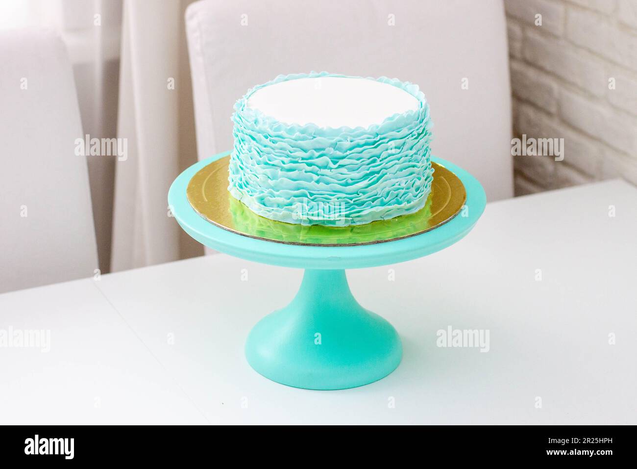 Exquisite birthday Cake Decorated with Green and turquoise Fondant ...