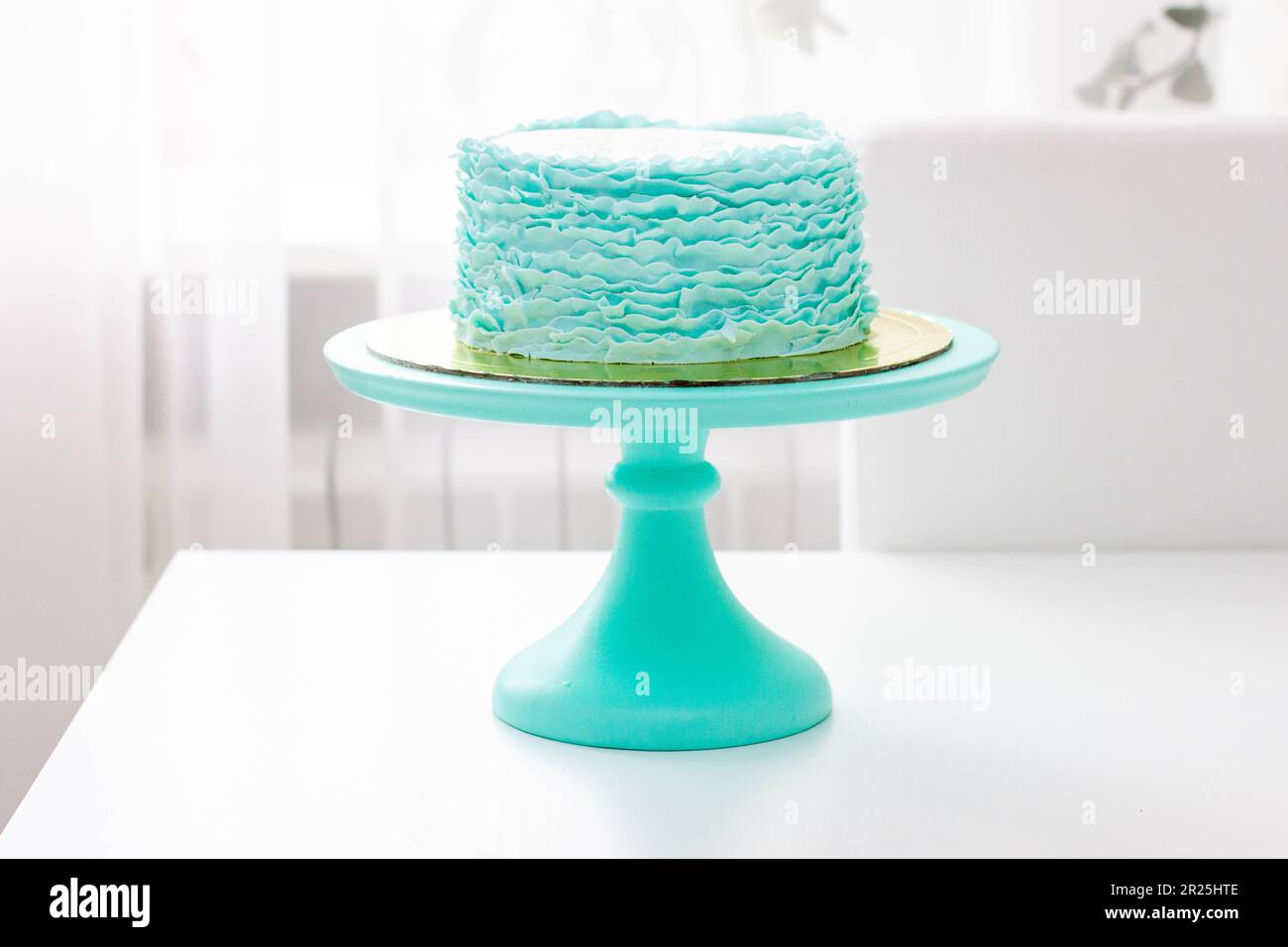 Exquisite birthday Cake Decorated with Green and turquoise Fondant ...