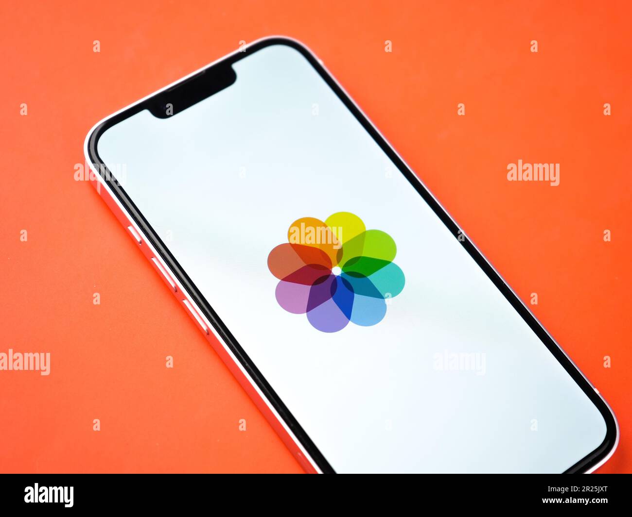 Google photos and apple photos icon hi-res stock photography and images ...