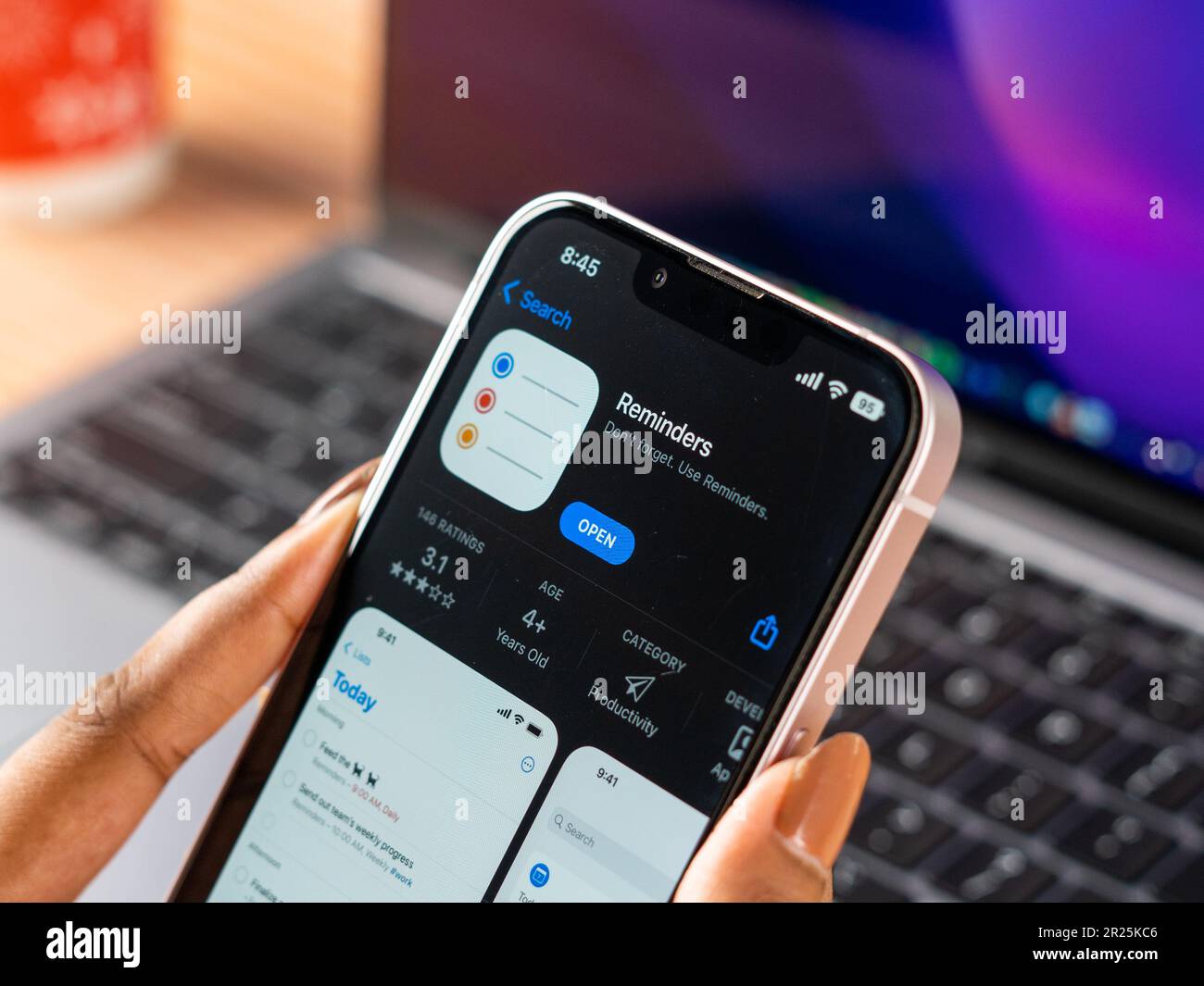 Apple reminders logo' hi-res stock photography and images - Alamy