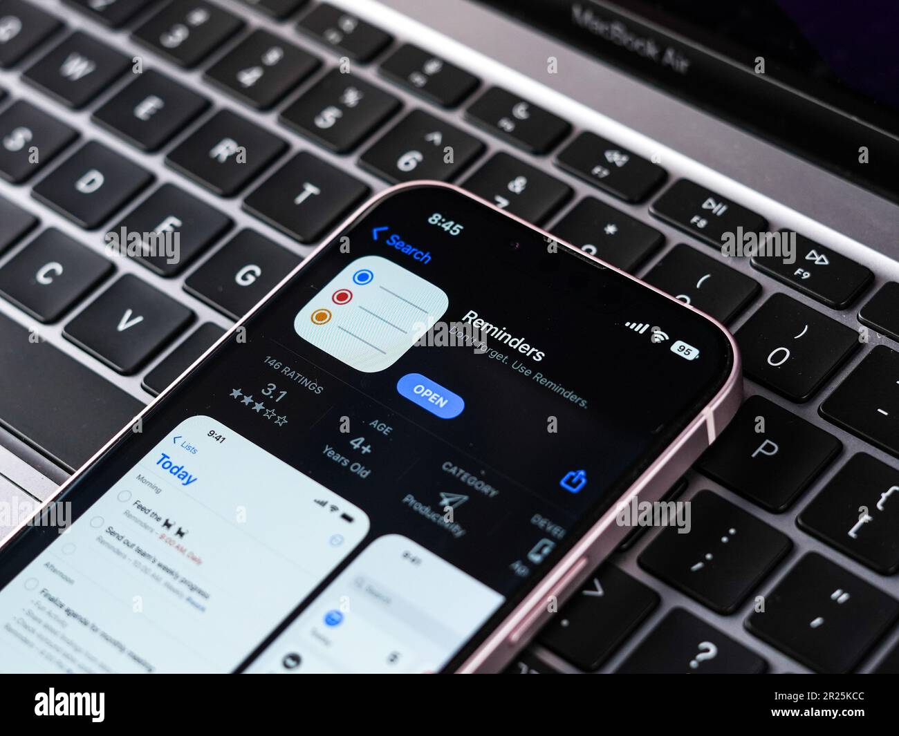 Apple reminders logo' hi-res stock photography and images - Alamy