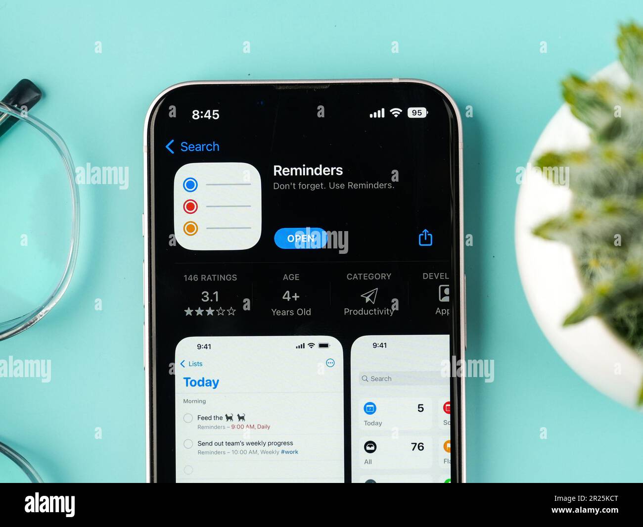 Apple reminders logo' hi-res stock photography and images - Alamy
