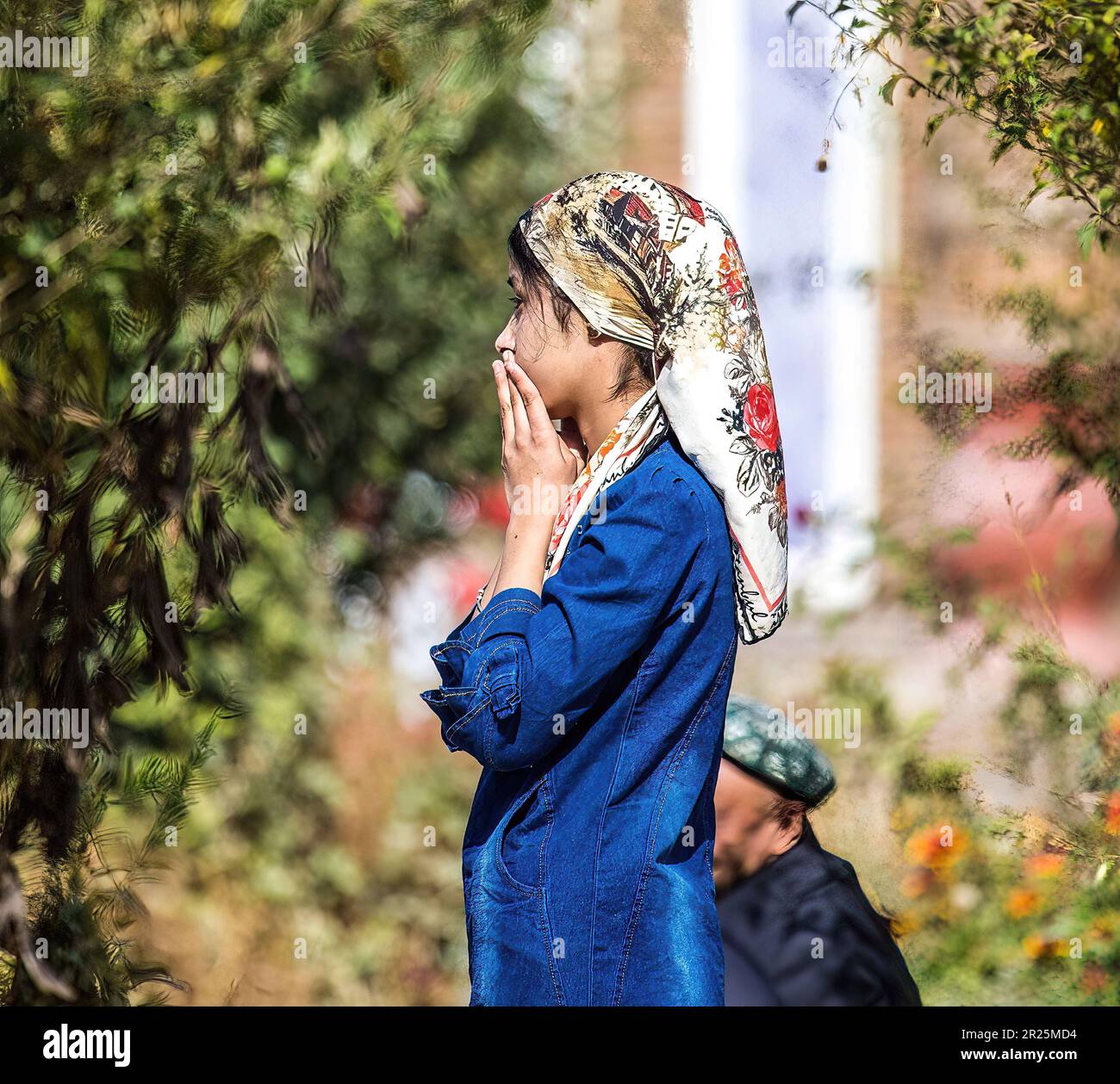A worried young lady Stock Photo - Alamy